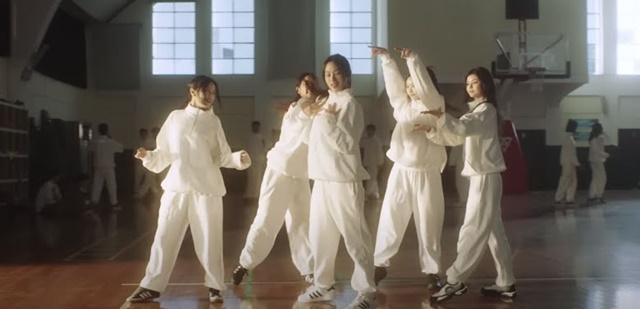 ชาวเน็ตเกาหลีวิเคราะห์ MV เพลง “Ditto” ของ NewJeans ว่าสื่อถึงความ ...