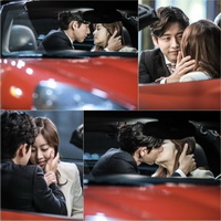 เผยภาพฉากจูบของพัคแฮจิน (Park Hae Jin) และคังโซรา (Kang Sora) จากละคร “Doctor Stranger” ก่อนได้ ...